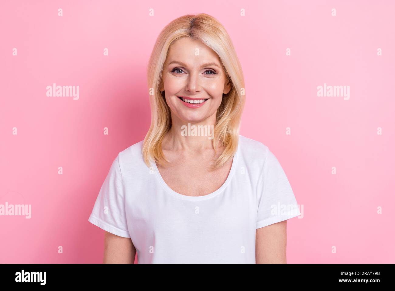 Photo portrait of amazing aged senior blond hairdo lady beaming smiling ...