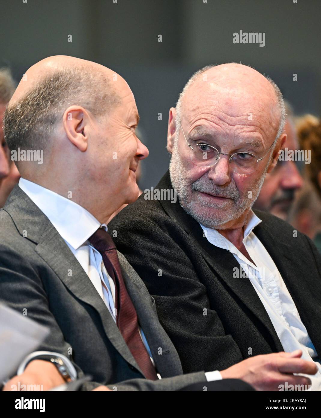 Berlin, Germany. 06th July, 2023. German Chancellor Olaf Scholz (l, SPD ...