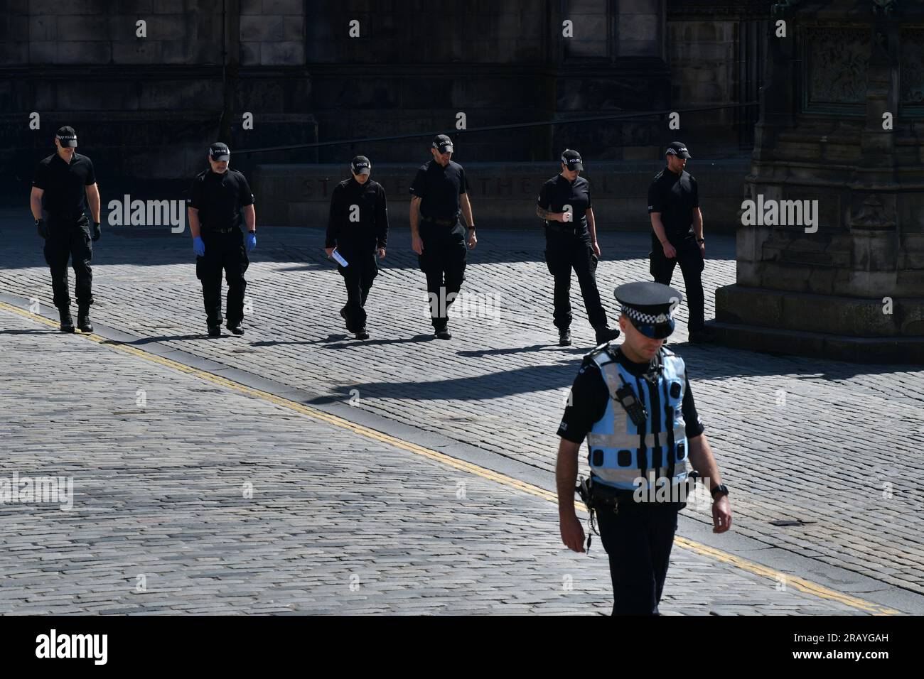 Security checks hi-res stock photography and images - Alamy