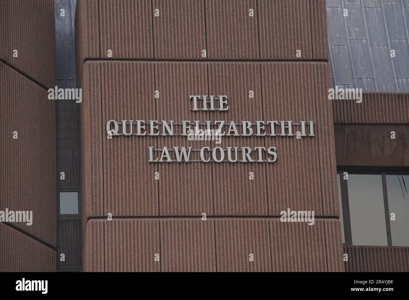 Queen elizabeth law courts hi-res stock photography and images - Alamy