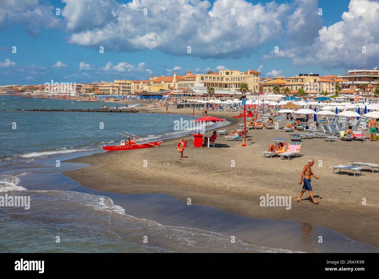 Lido di roma hi-res stock photography and images - Alamy