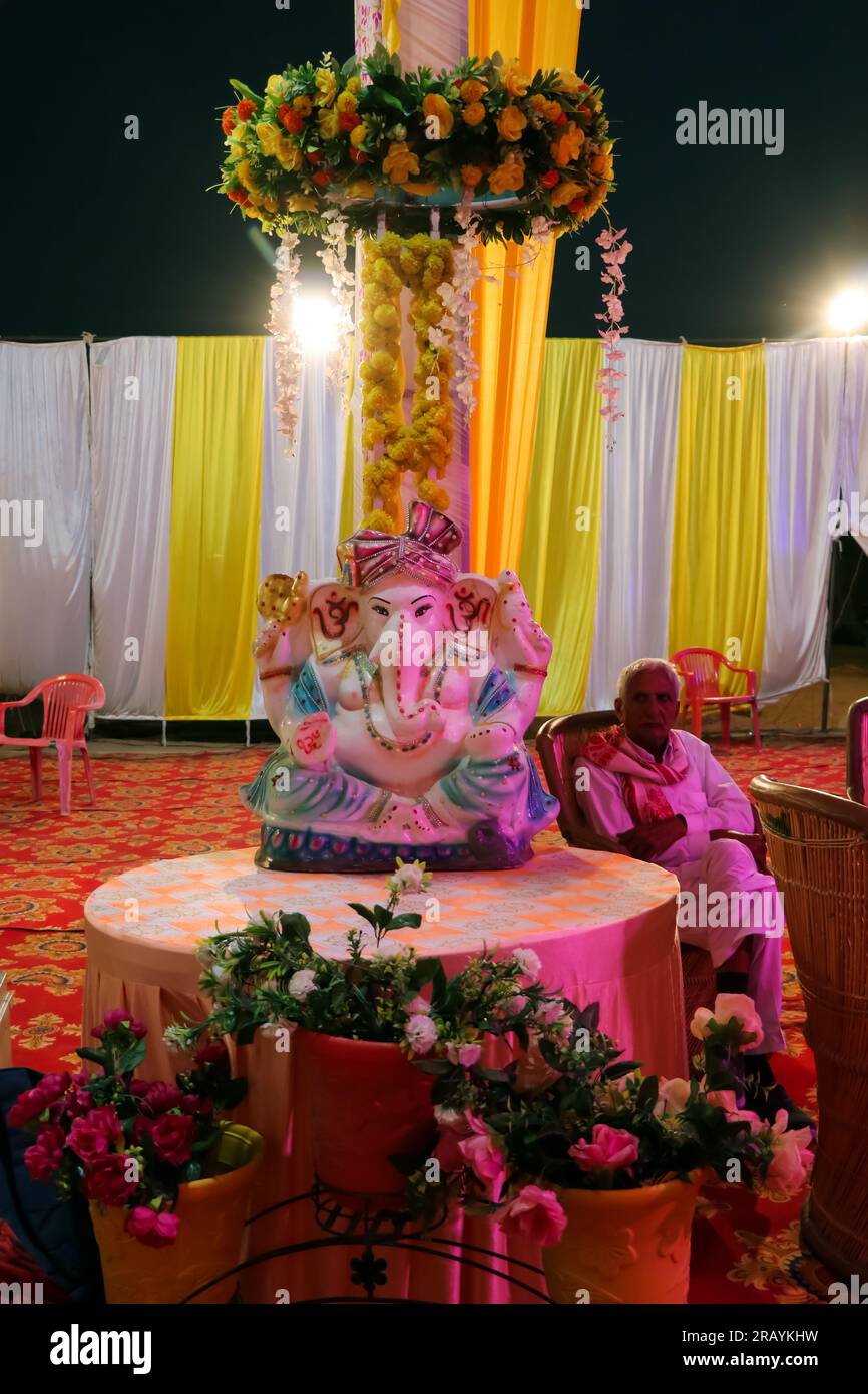 Bride and groom in traditional Indian wedding Ceremony, Party Hall ...