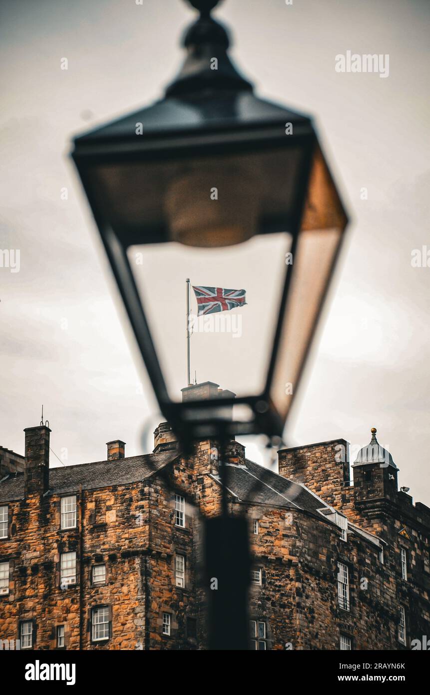 Scottish flag and edinburgh castle hi-res stock photography and images ...
