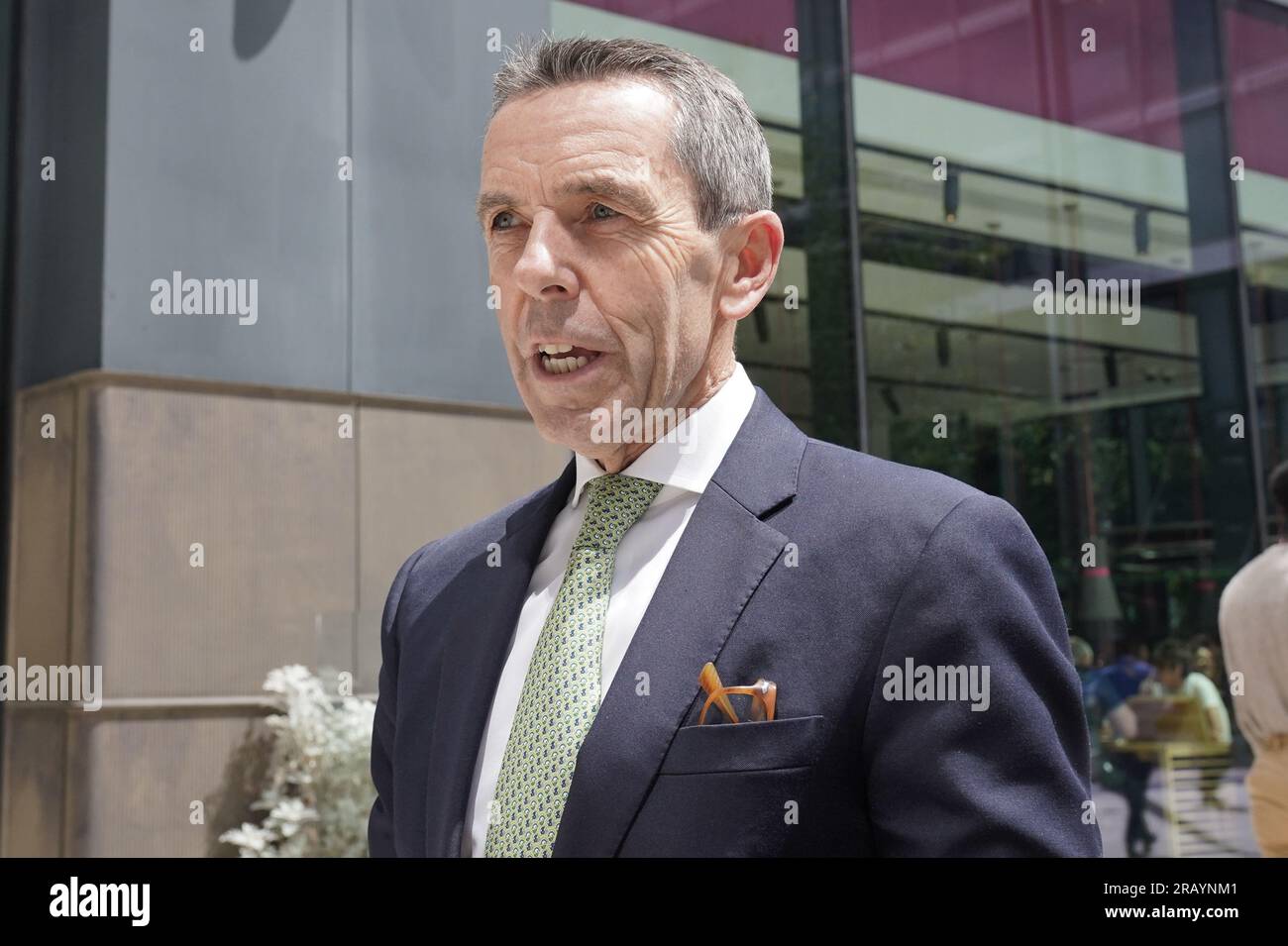 Bank bosses hi-res stock photography and images - Alamy