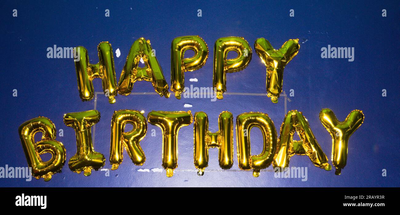 Happy birthday sign hi-res stock photography and images - Alamy