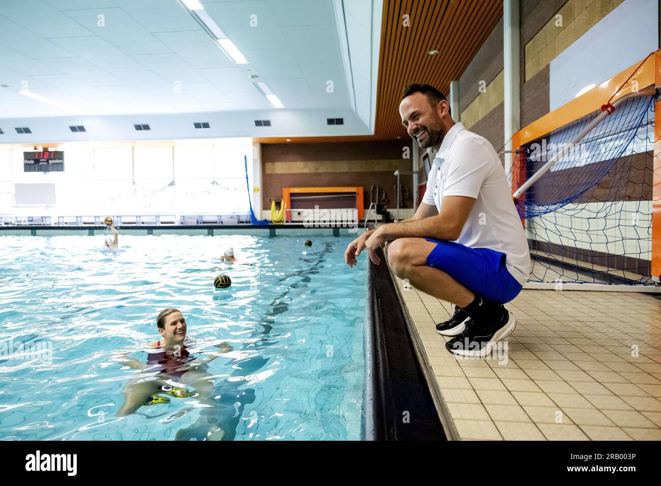 Water polo coach training hi-res stock photography and images - Alamy