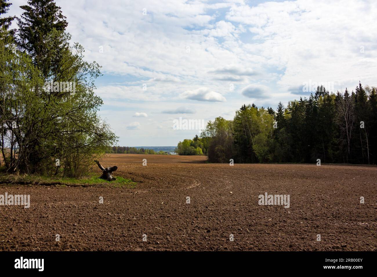 Unplanted field hi-res stock photography and images - Alamy