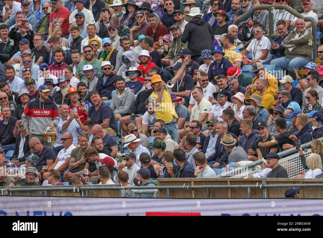 England barmy army hi-res stock photography and images - Alamy