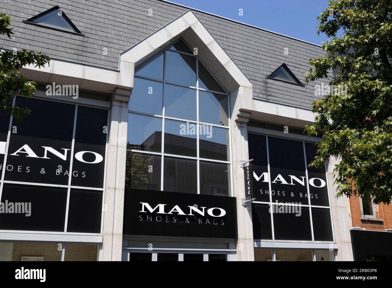 Mano logo hi-res stock photography and images - Alamy