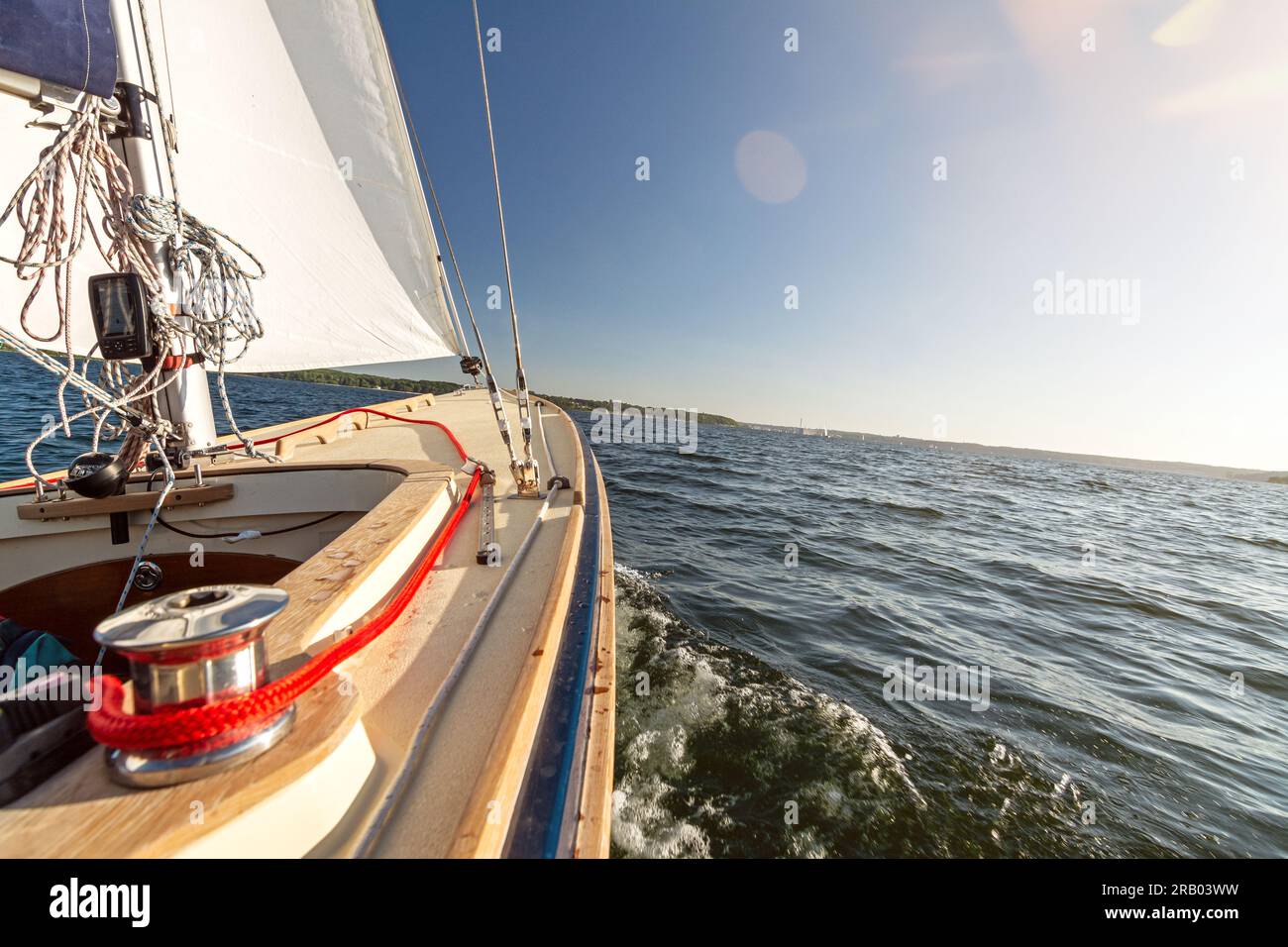 View of mast of sailing boat hi-res stock photography and images - Alamy