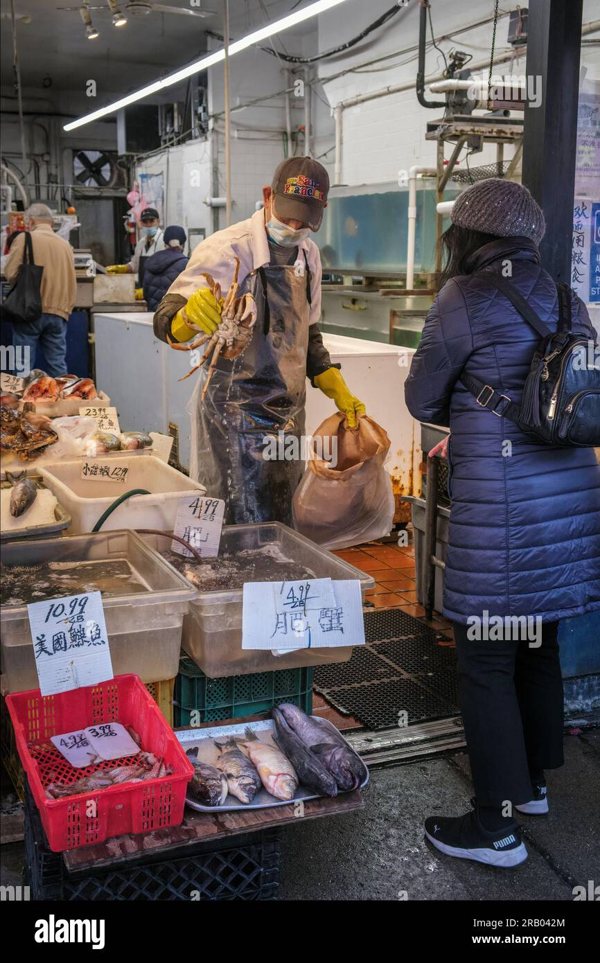 Chinatown san francisco shopping fish hi-res stock photography and ...