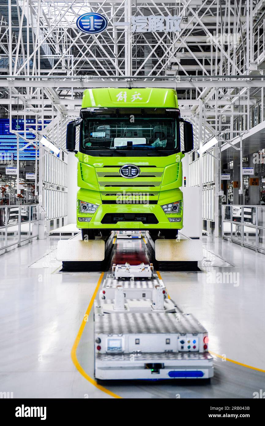 Assembled truck hi-res stock photography and images - Alamy