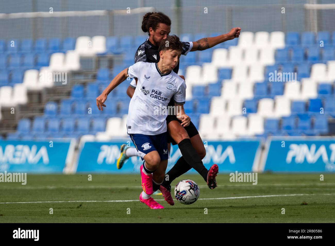 Team fcb magpies hi-res stock photography and images - Alamy