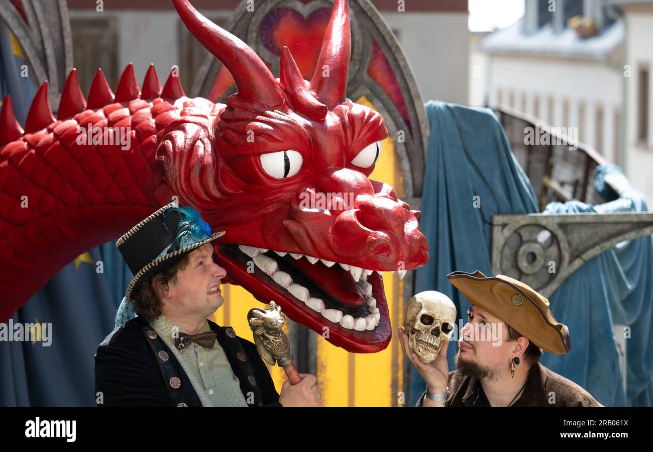 Hen tale hi-res stock photography and images - Alamy