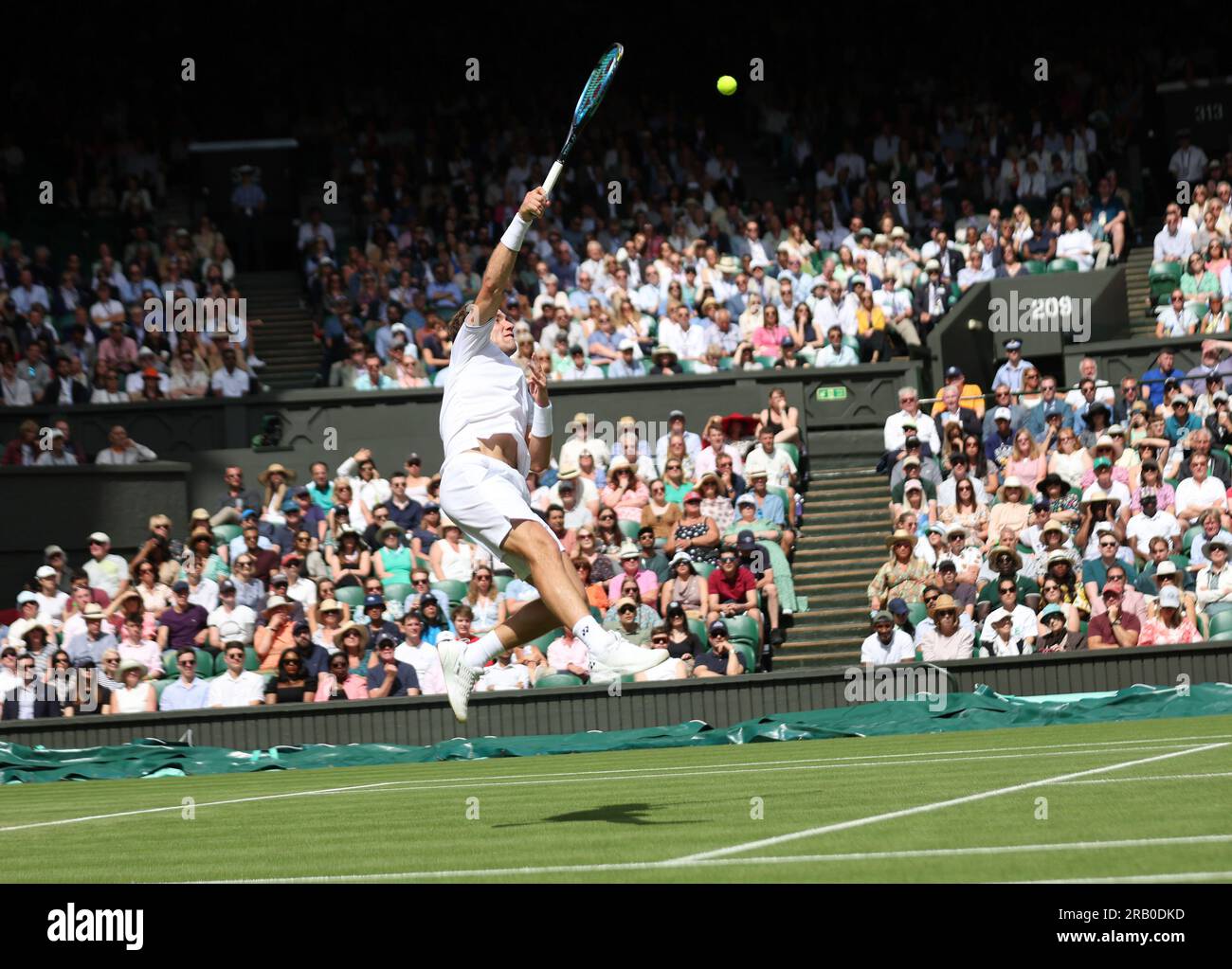 Ball liam broady hi-res stock photography and images - Alamy