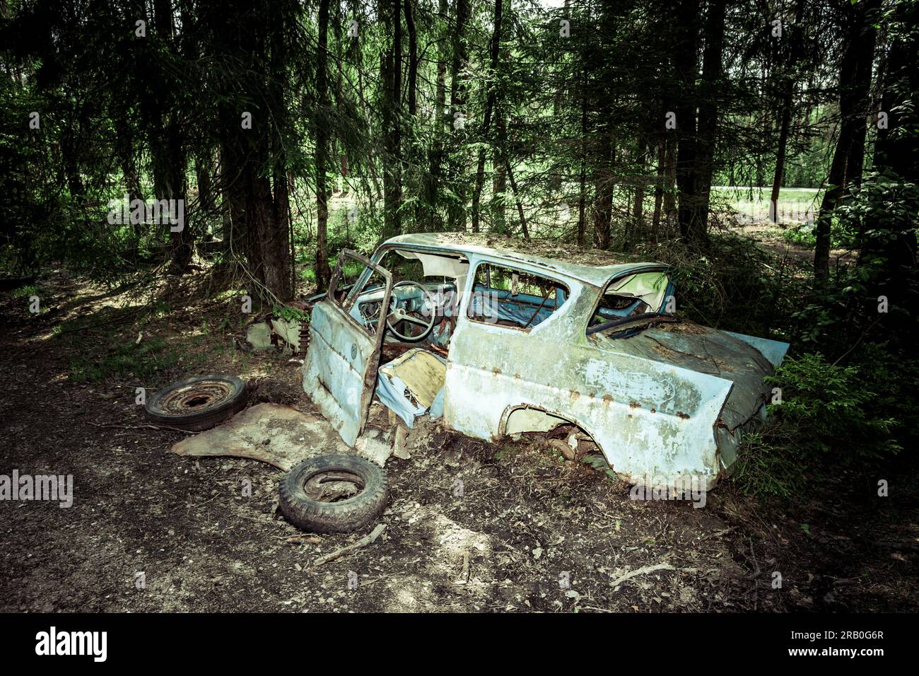 Vehicle graveyard hi-res stock photography and images - Alamy