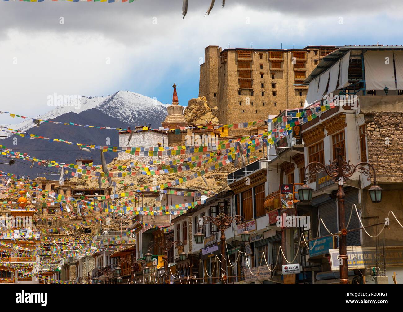 Indian bazaar colour hi-res stock photography and images - Alamy