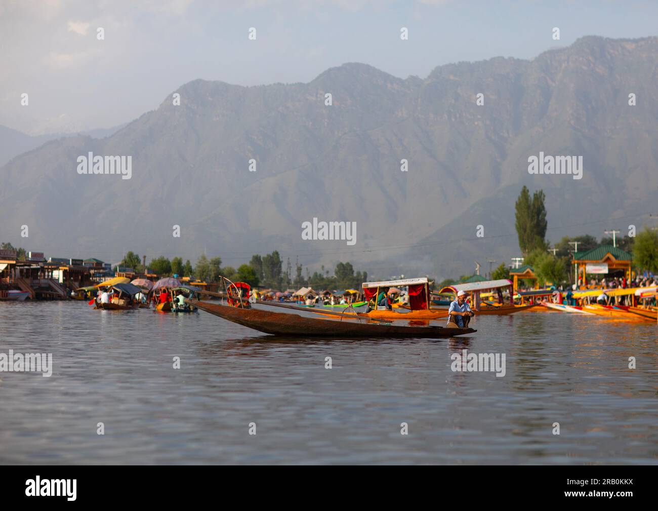 Kashmir shikara ride hi-res stock photography and images - Alamy