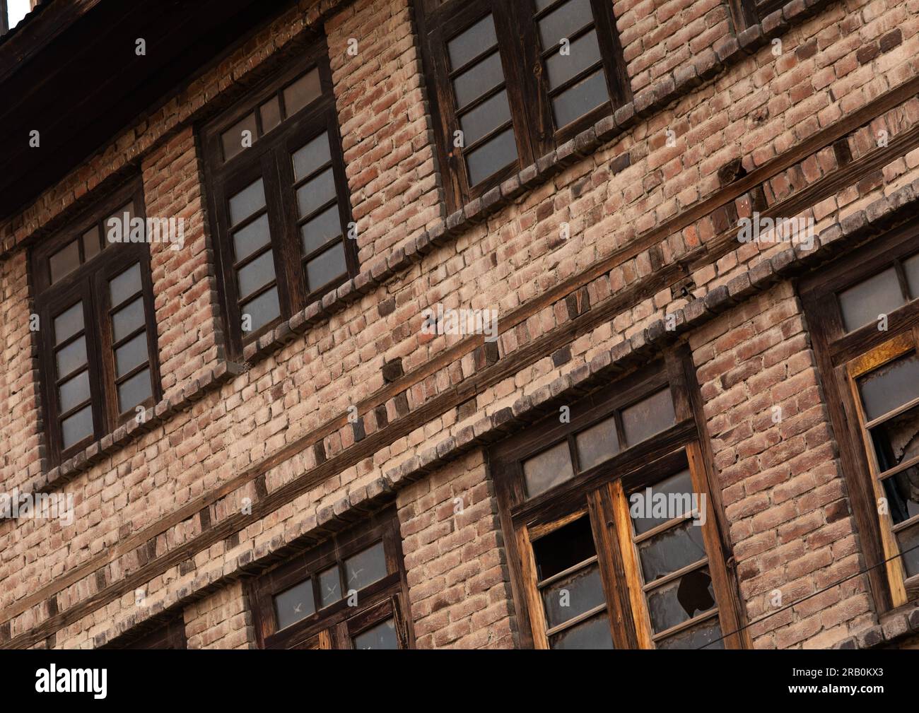 Brick architecture srinagar hi-res stock photography and images - Alamy
