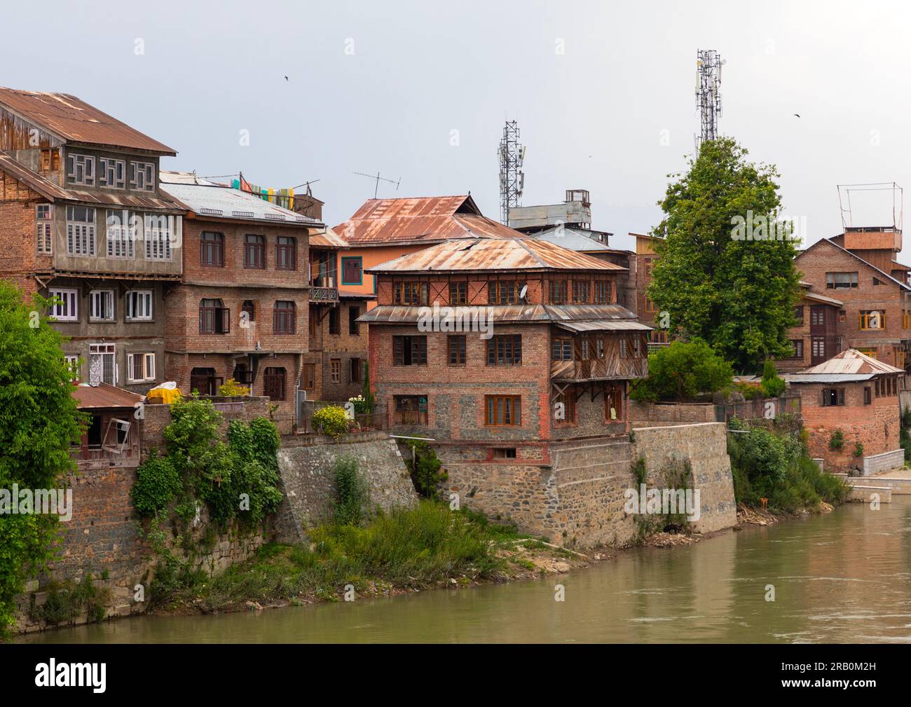 Kashmiri Heritage Buildings Along Jhelum River Jammu And Kashmir
