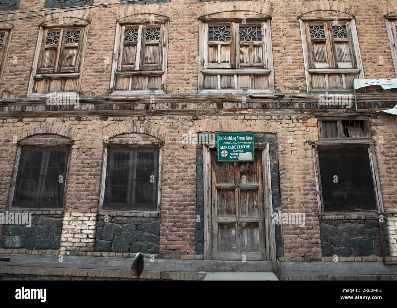 Kashmiri heritage building, Jammu and Kashmir, Srinagar, India Stock ...