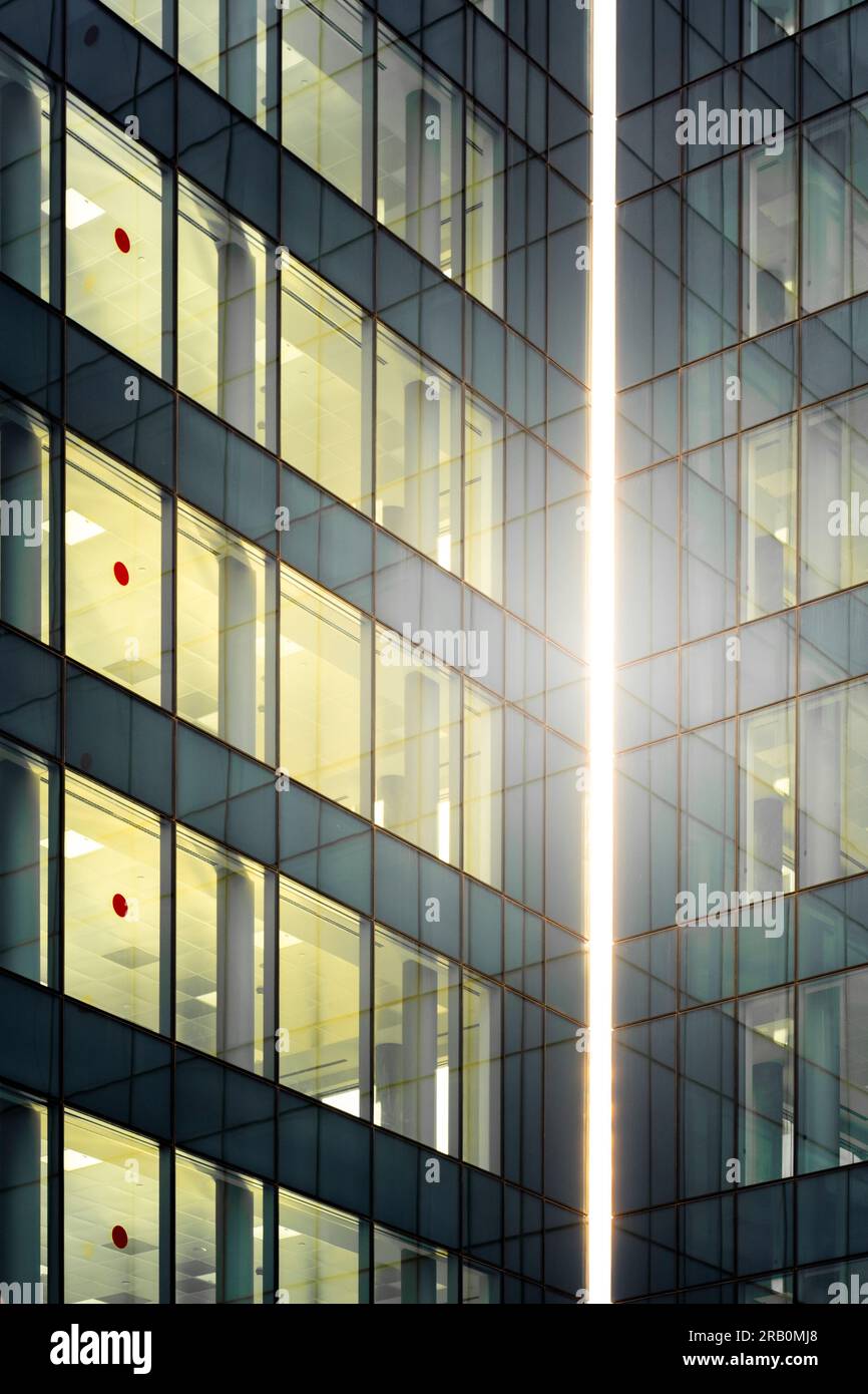 Empty modern office exterior hi-res stock photography and images - Alamy