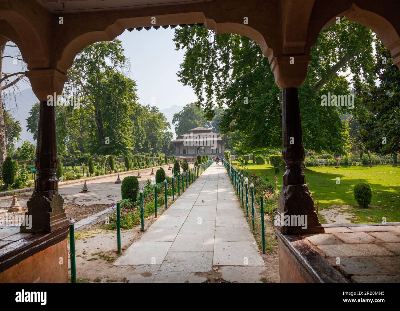 Shalimar Bagh Mughal garden marble pavilion, Jammu and Kashmir ...