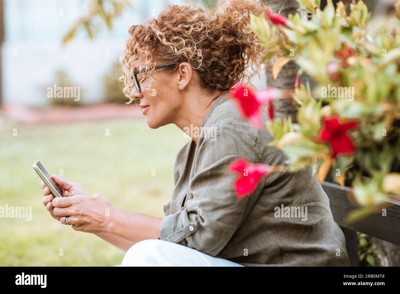 Searching wifi hi-res stock photography and images - Alamy