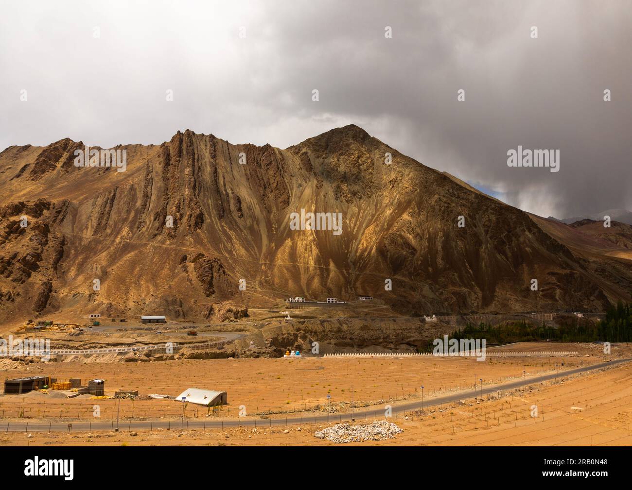 Mountain landscape on Kargil - Leh road, Ladakh, Khalatse, India Stock ...