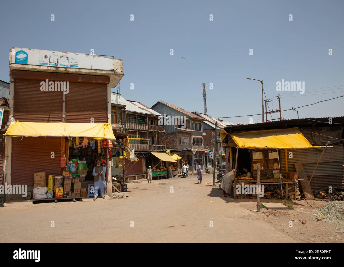 Street in the old town, Jammu and Kashmir, Charar- E- Shrief, India ...