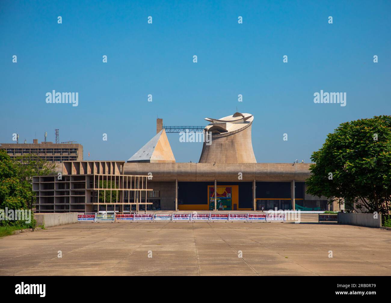 Palace of assembly chandigarh india hi-res stock photography and images ...