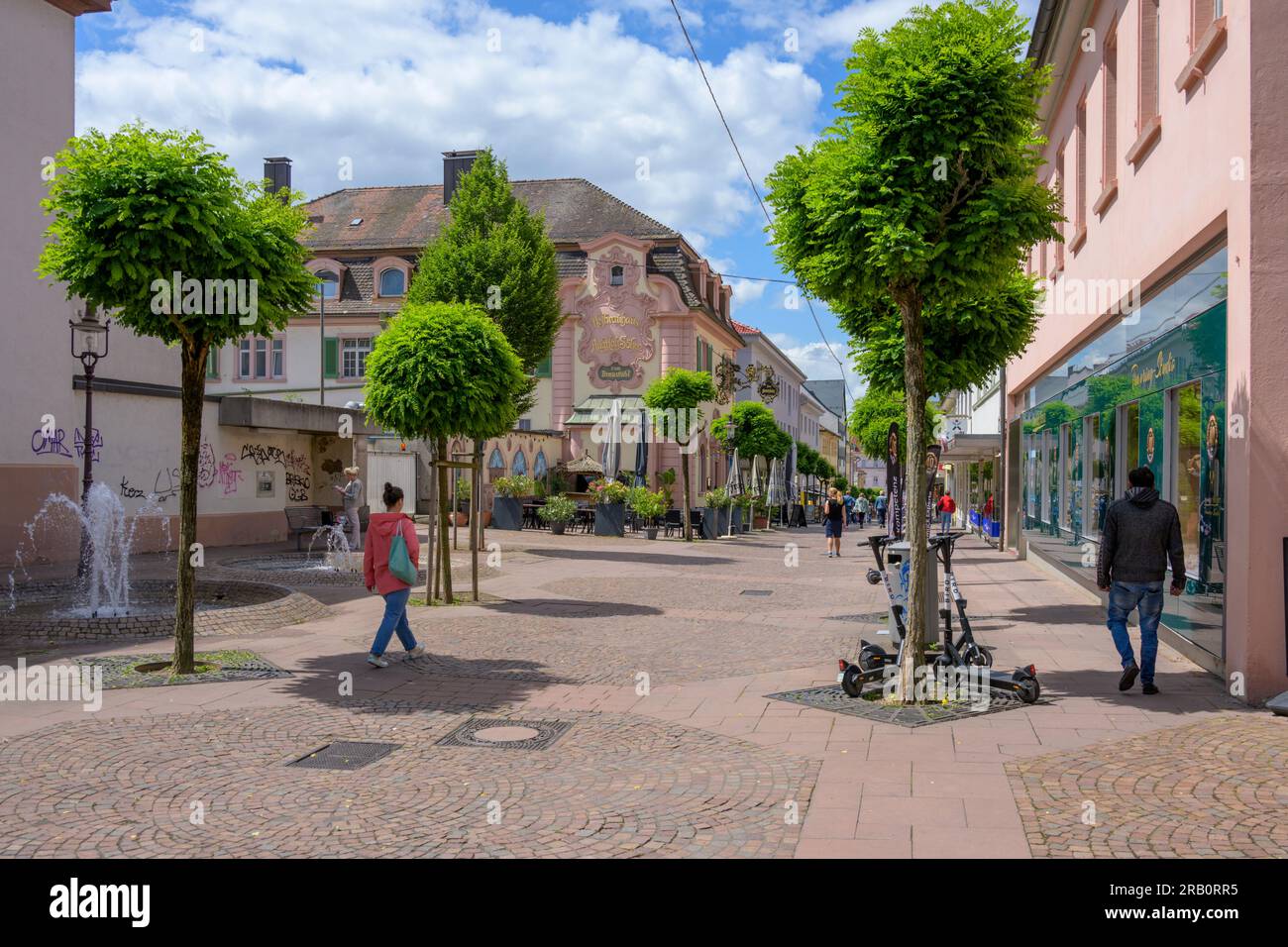 Pedestrianized zone hi-res stock photography and images - Alamy