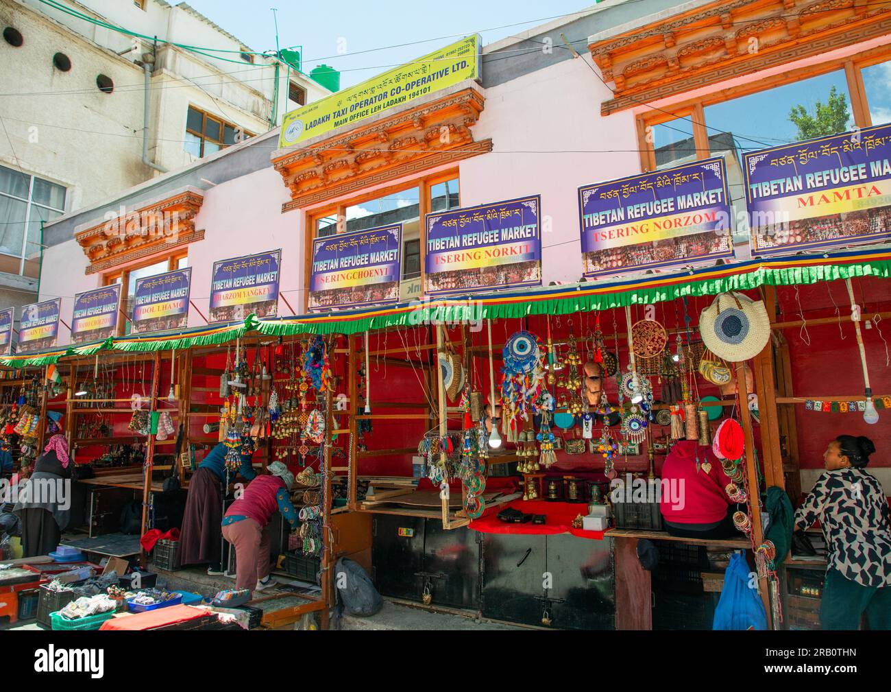 Tibetan refugee market, Ladakh, Leh, India Stock Photo - Alamy