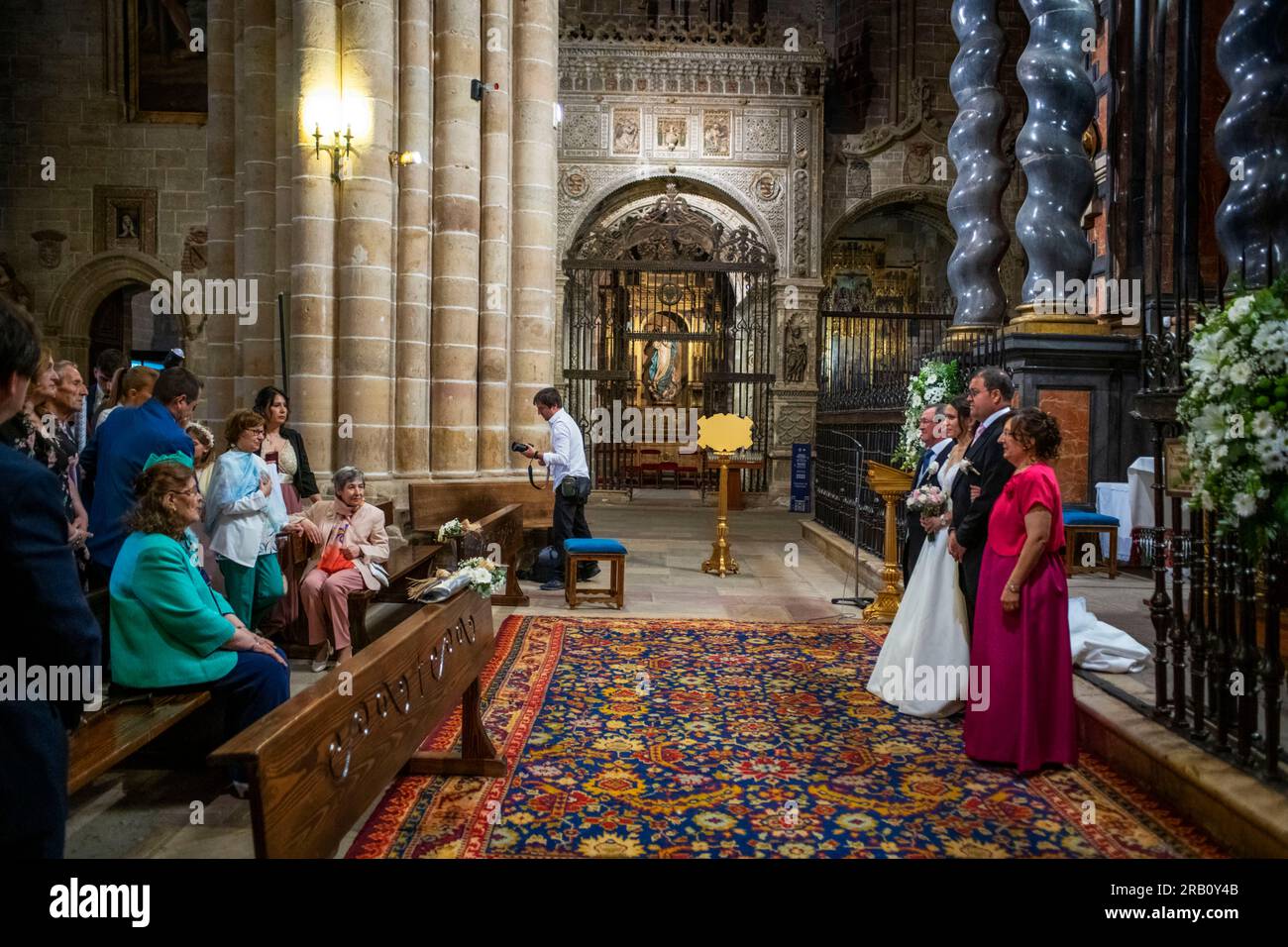 Wedding inside of the Santa María Cathedral interior, Sigüenza ...