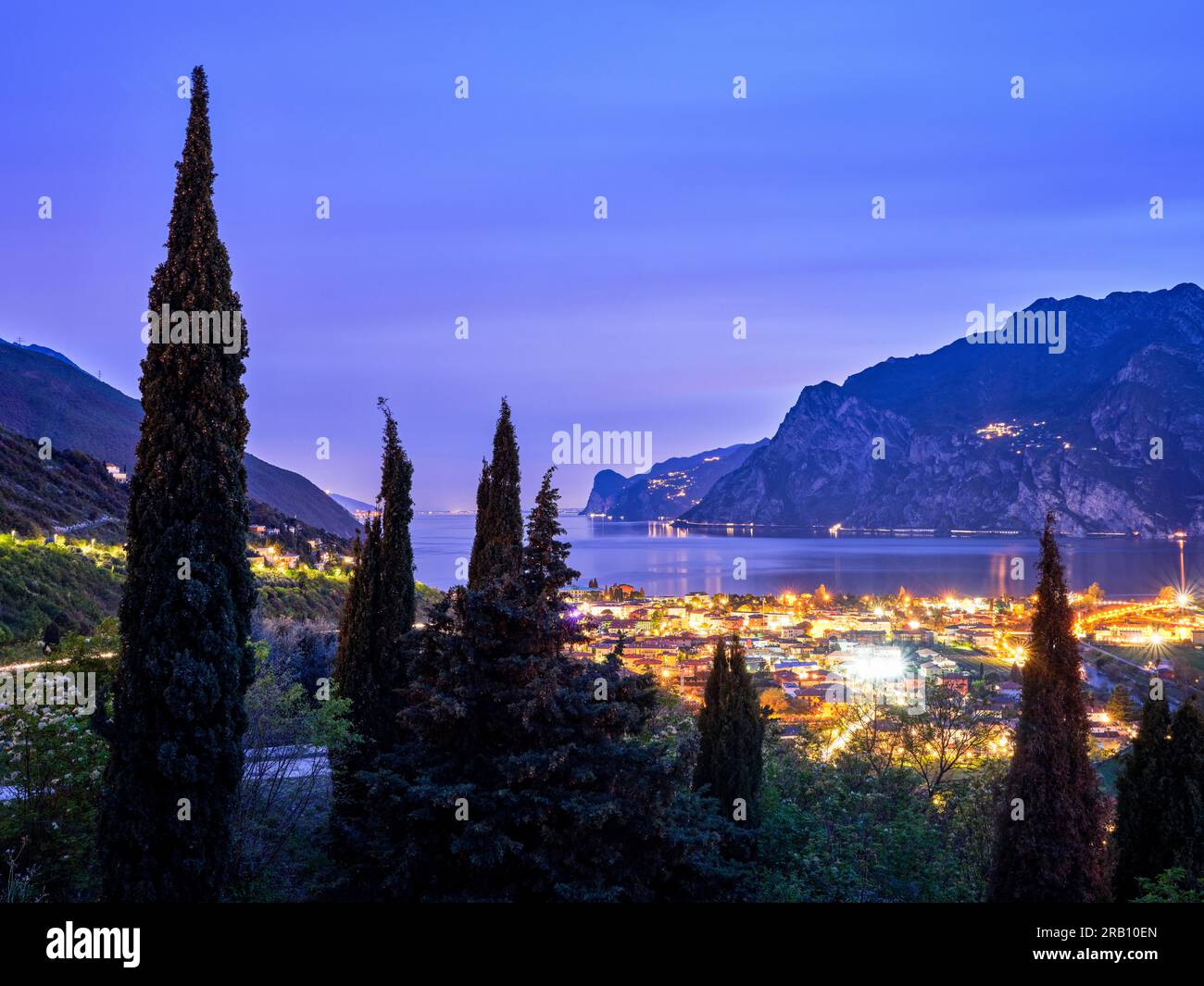 Northern lights overview hi-res stock photography and images - Alamy