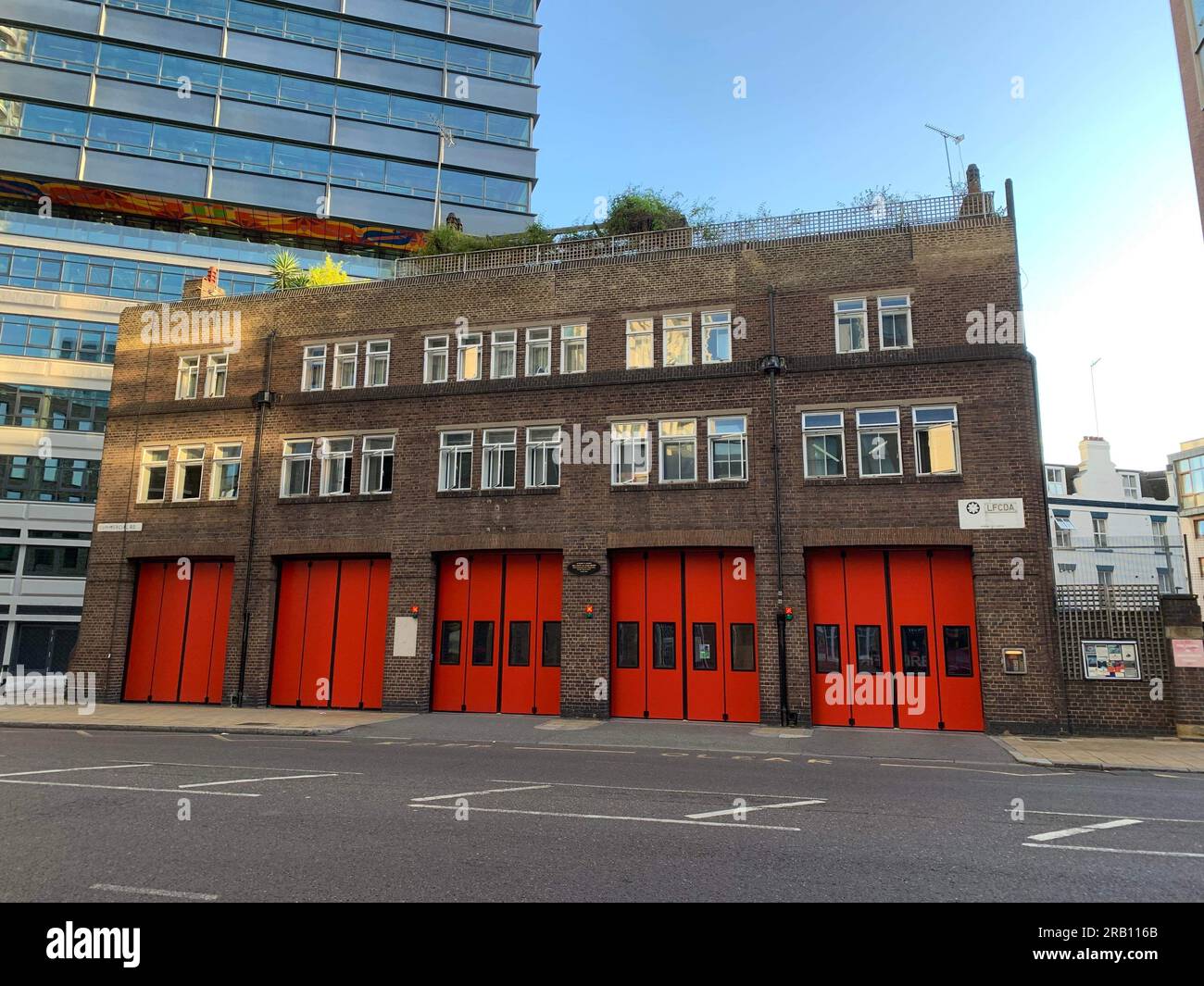 Whitechapel Fire Station LFB Stock Photo - Alamy