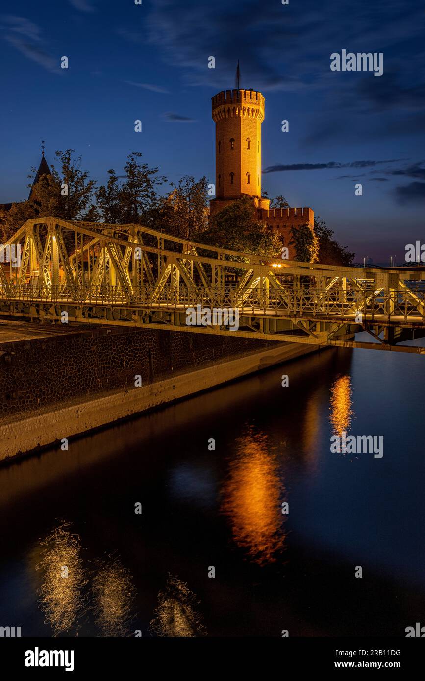 Malakoff tower and iron swing bridge at rheinaufhafen cologne hi-res ...
