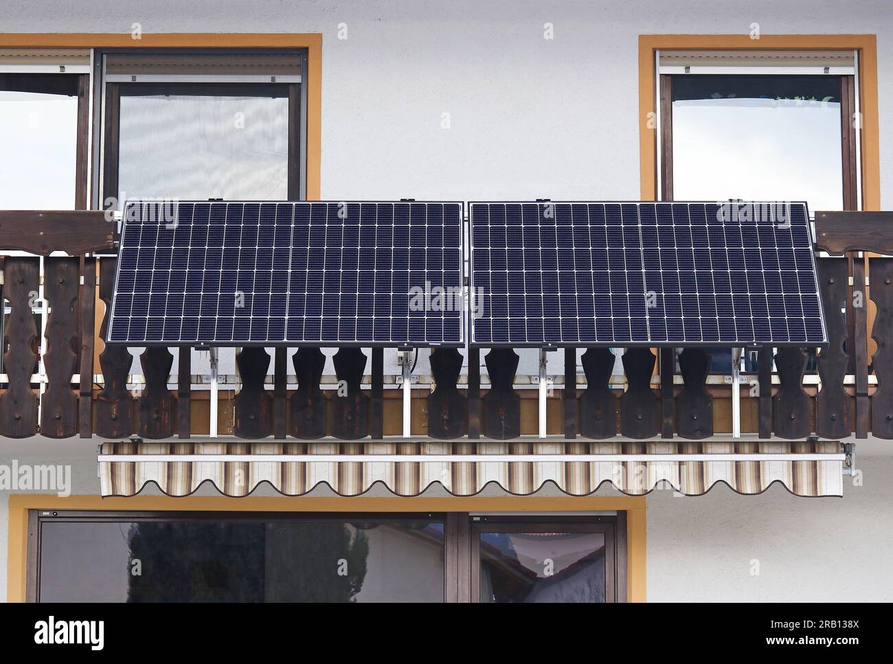 A balcony power plant is also suitable for older houses. Solar modules ...