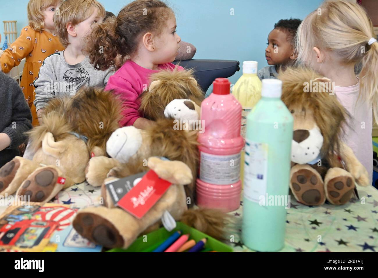 Thermembild: Government decides to introduce basic child security ...