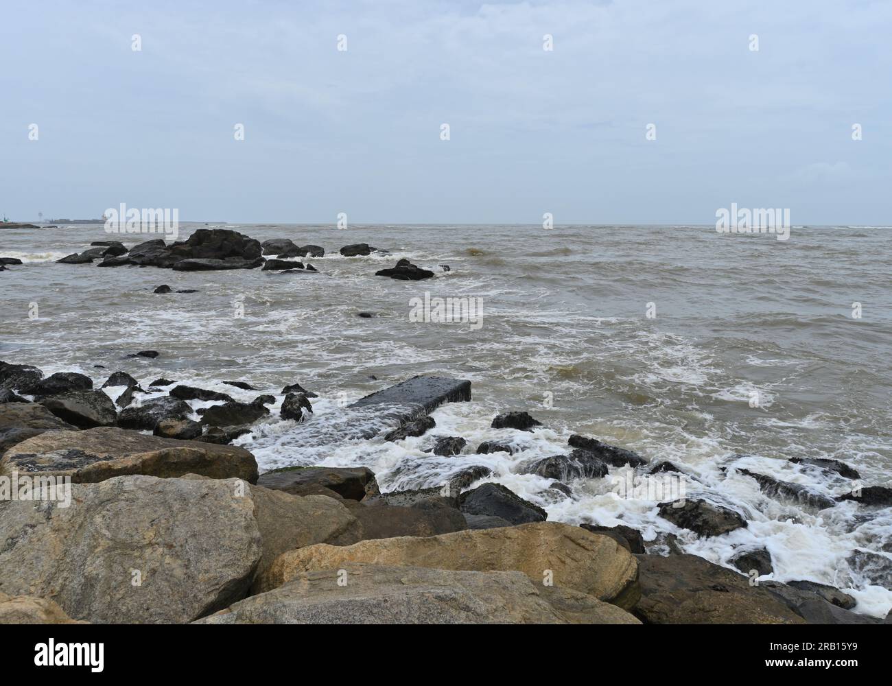 Tides flowing on rocks hi-res stock photography and images - Alamy