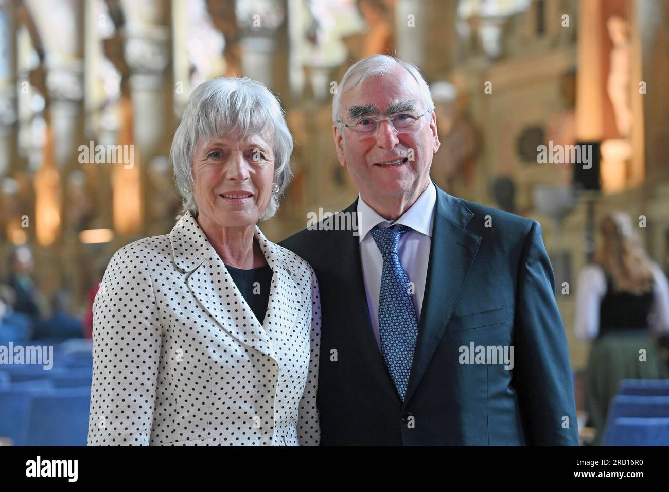 Theo WAIGEL (CSU) with his wife Irene EPPLE WAIGEL. Awarding of the ...