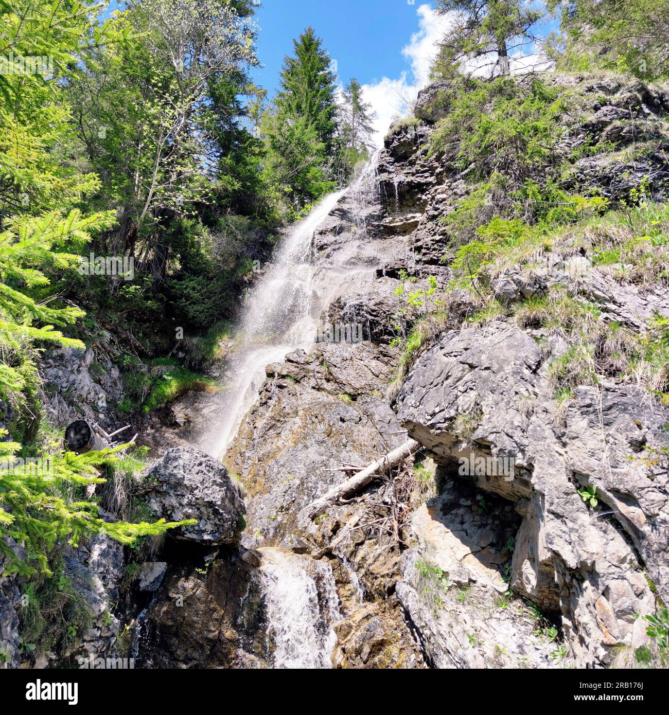 Heavy rain rocks hi-res stock photography and images - Alamy