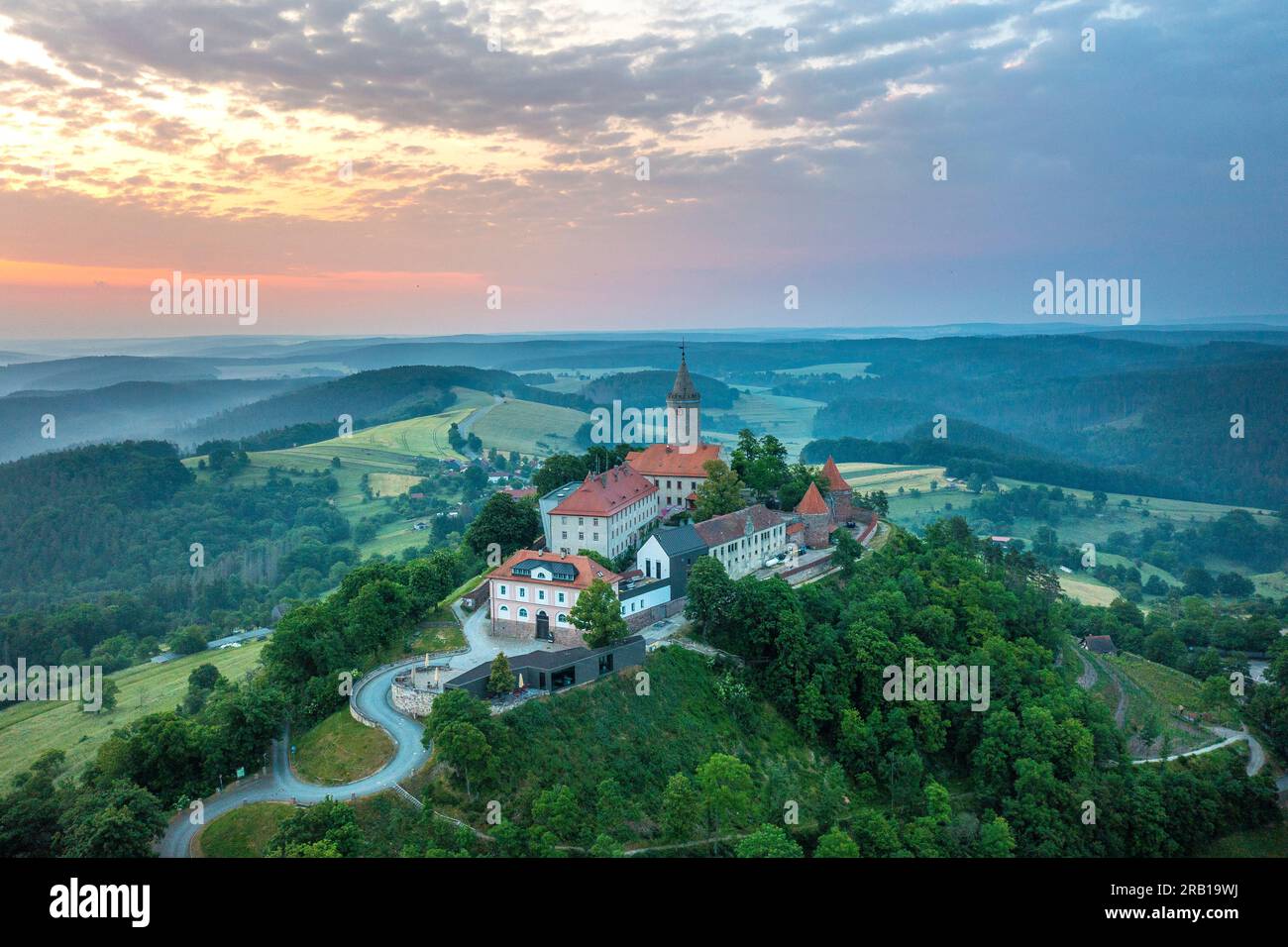 Drone image of castle hi-res stock photography and images - Alamy