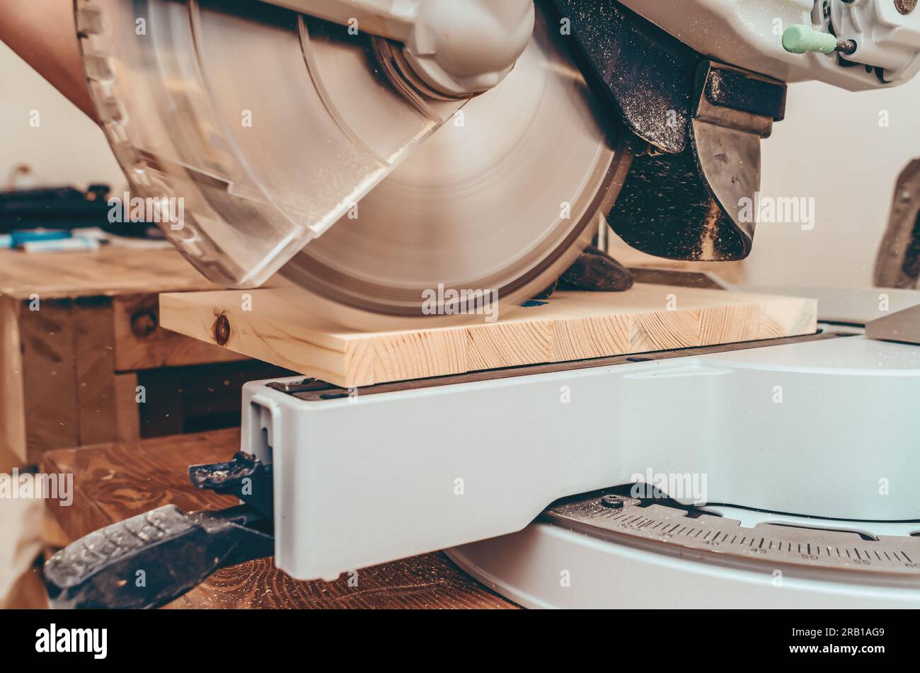 Cutting lumber for project hi-res stock photography and images - Alamy