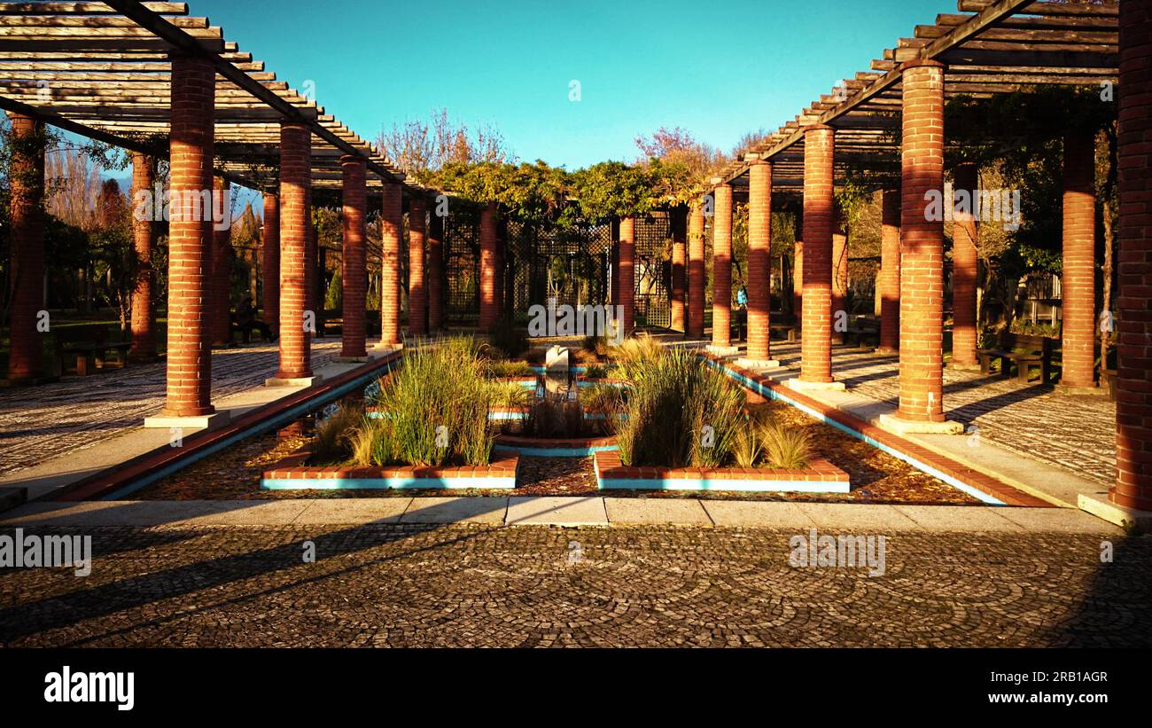 Horizontal shot garden building hi-res stock photography and images - Alamy