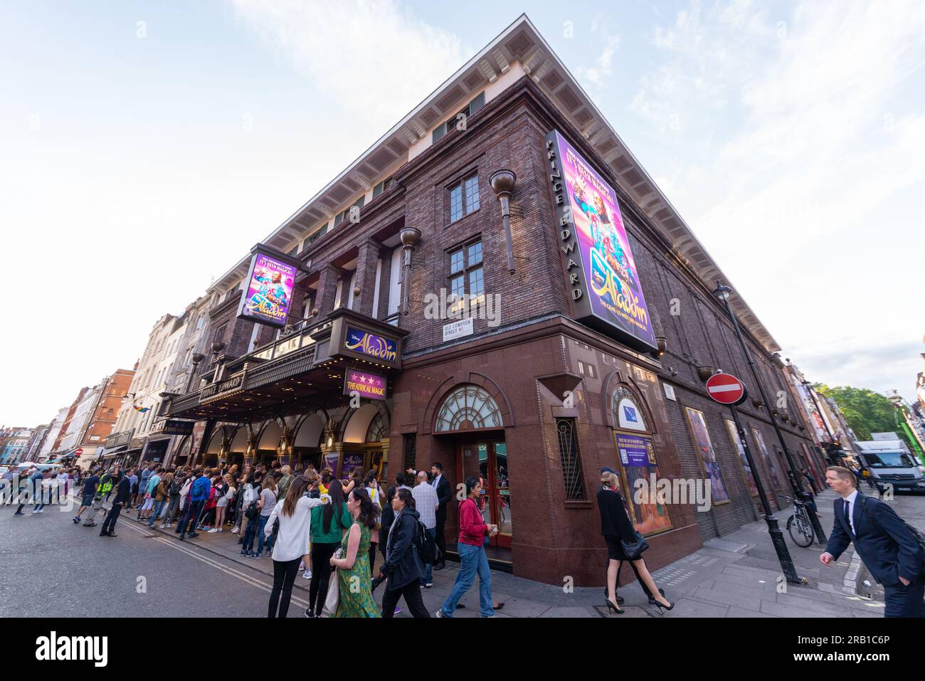 Compton end hi-res stock photography and images - Alamy