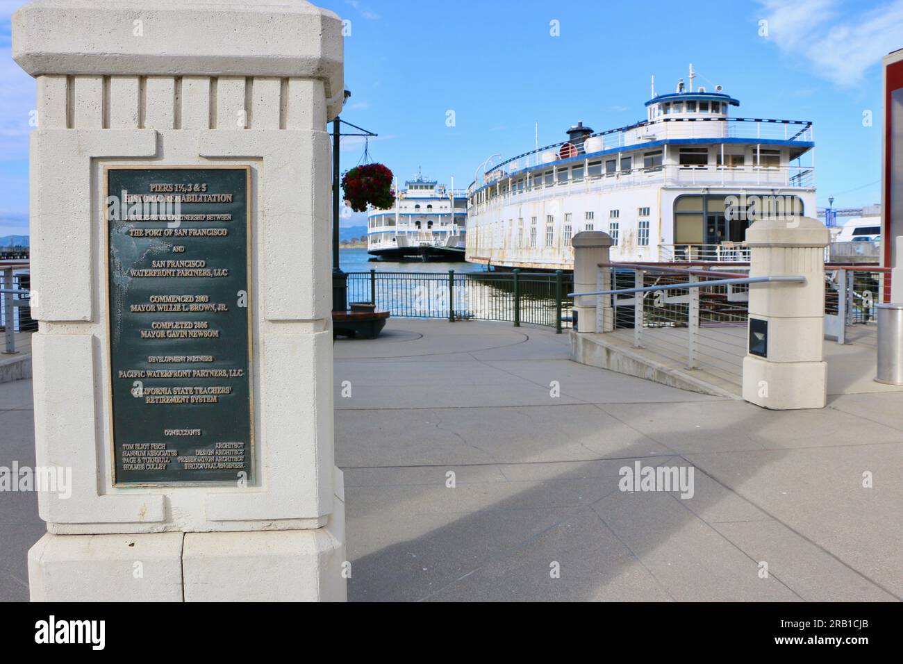 Ferry rosa hi-res stock photography and images - Alamy