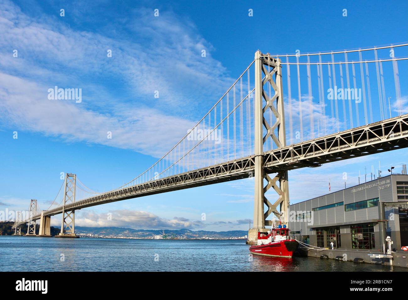 SFFD Phoenix Fireboat Number 1 moored at floating fire station 35 Pier ...