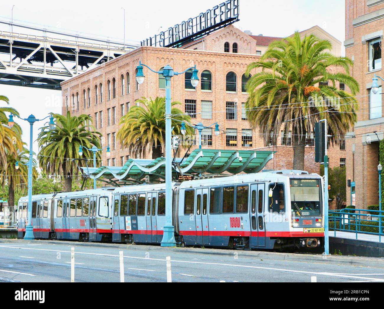 Us standard light rail vehicles hi-res stock photography and images - Alamy