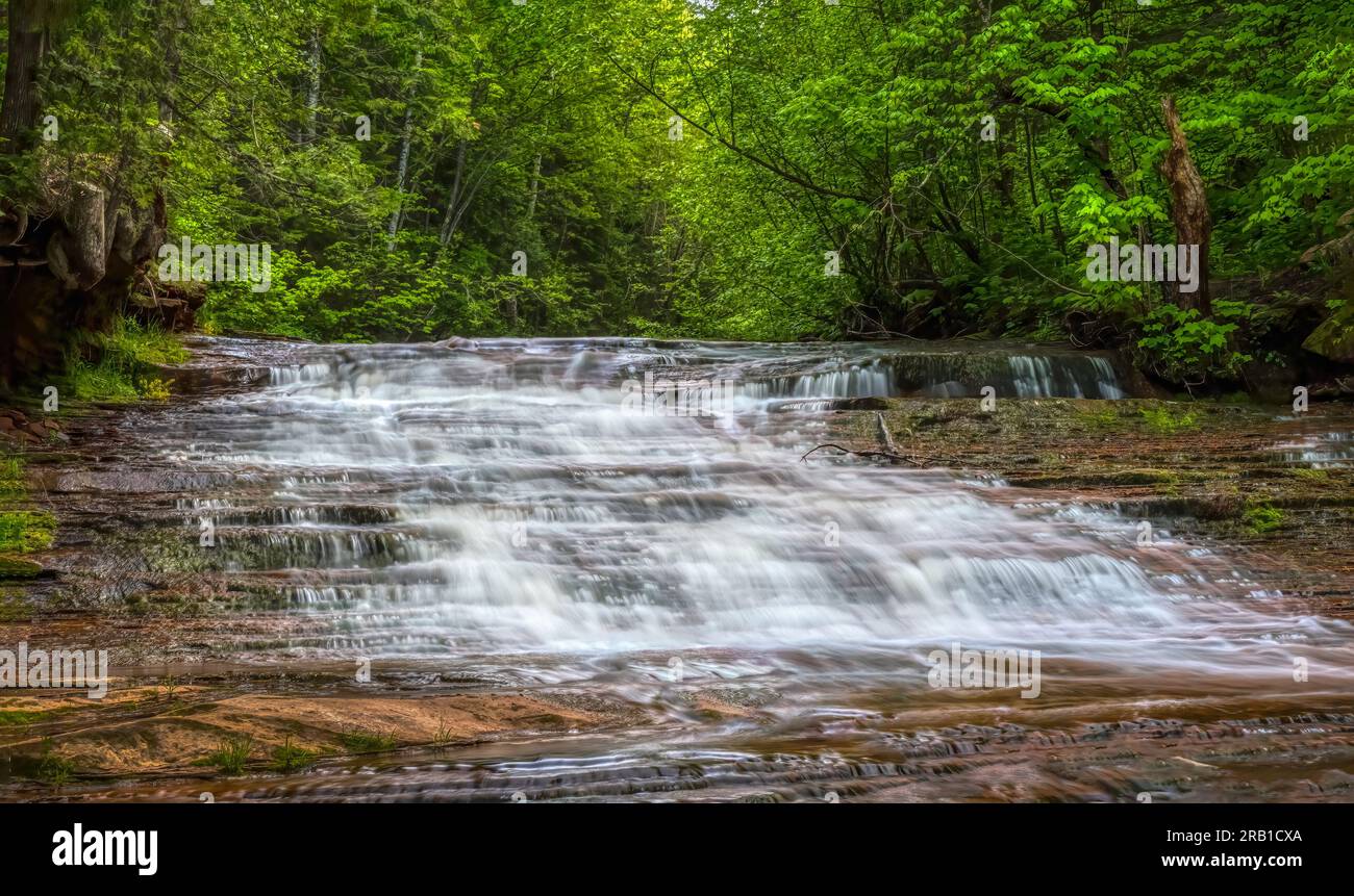 Siskiwit hi-res stock photography and images - Alamy